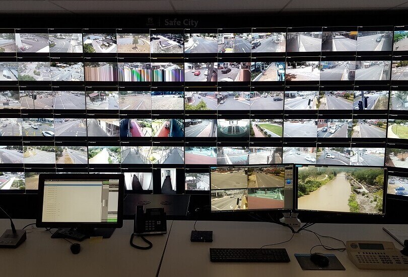 Police use CCTV to track teen offender following overnight break-ins ...