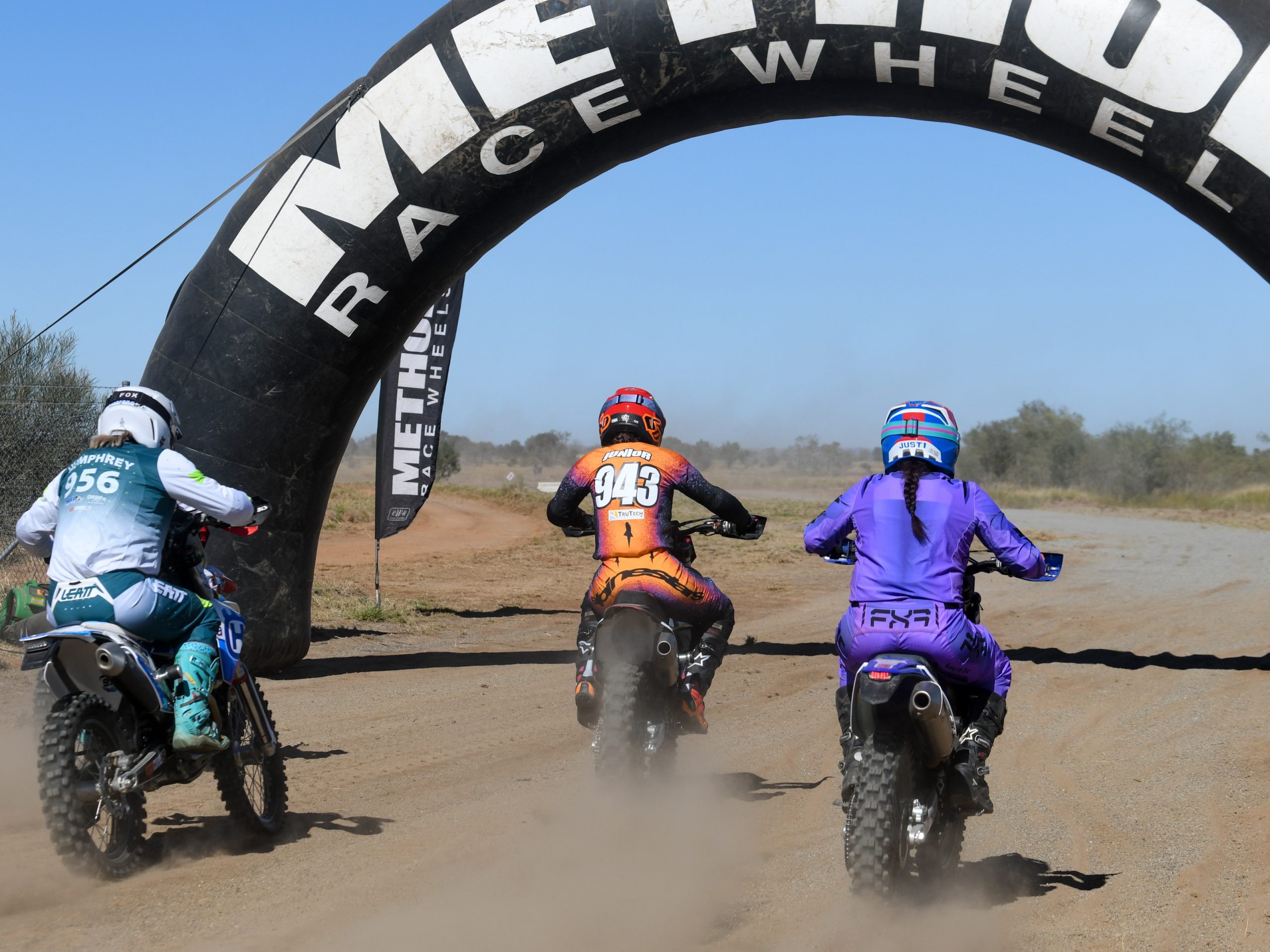 Man killed in Finke Desert Race motorcycle crash | NT Independent